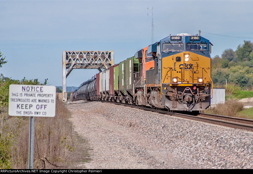CSXT 3180 Leads BNSF H-SIOKCK1-08